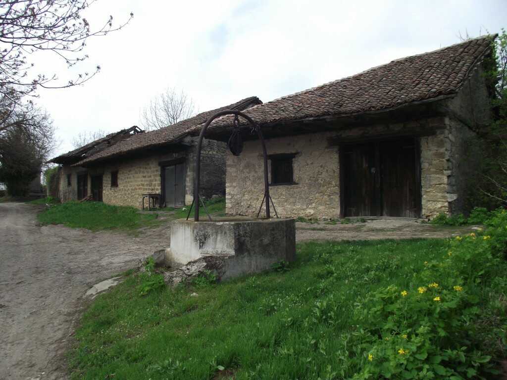 stari bunar - Serbian Private Tours